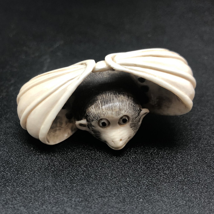 Netsuke - White (signed)